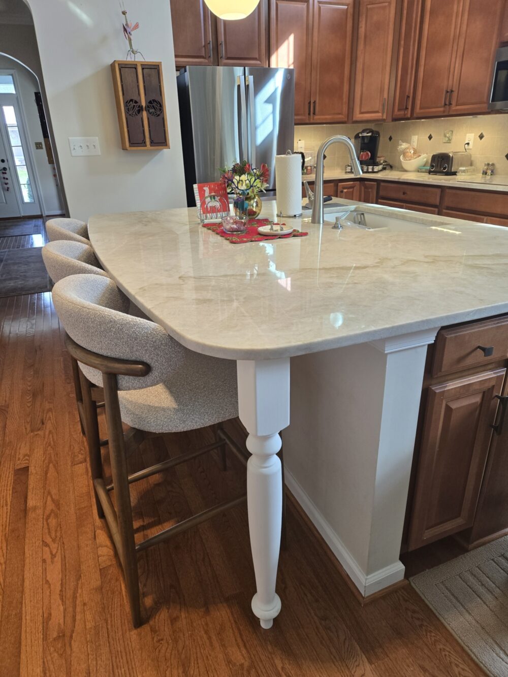 Osborne Wood | English Country Island Leg Is Just The Right Touch